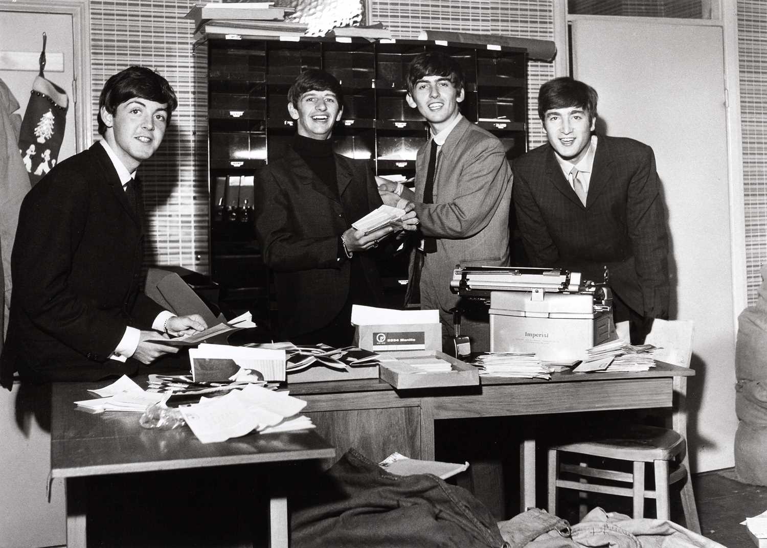 Lot 131 - DAVID MAGNUS (*1944)